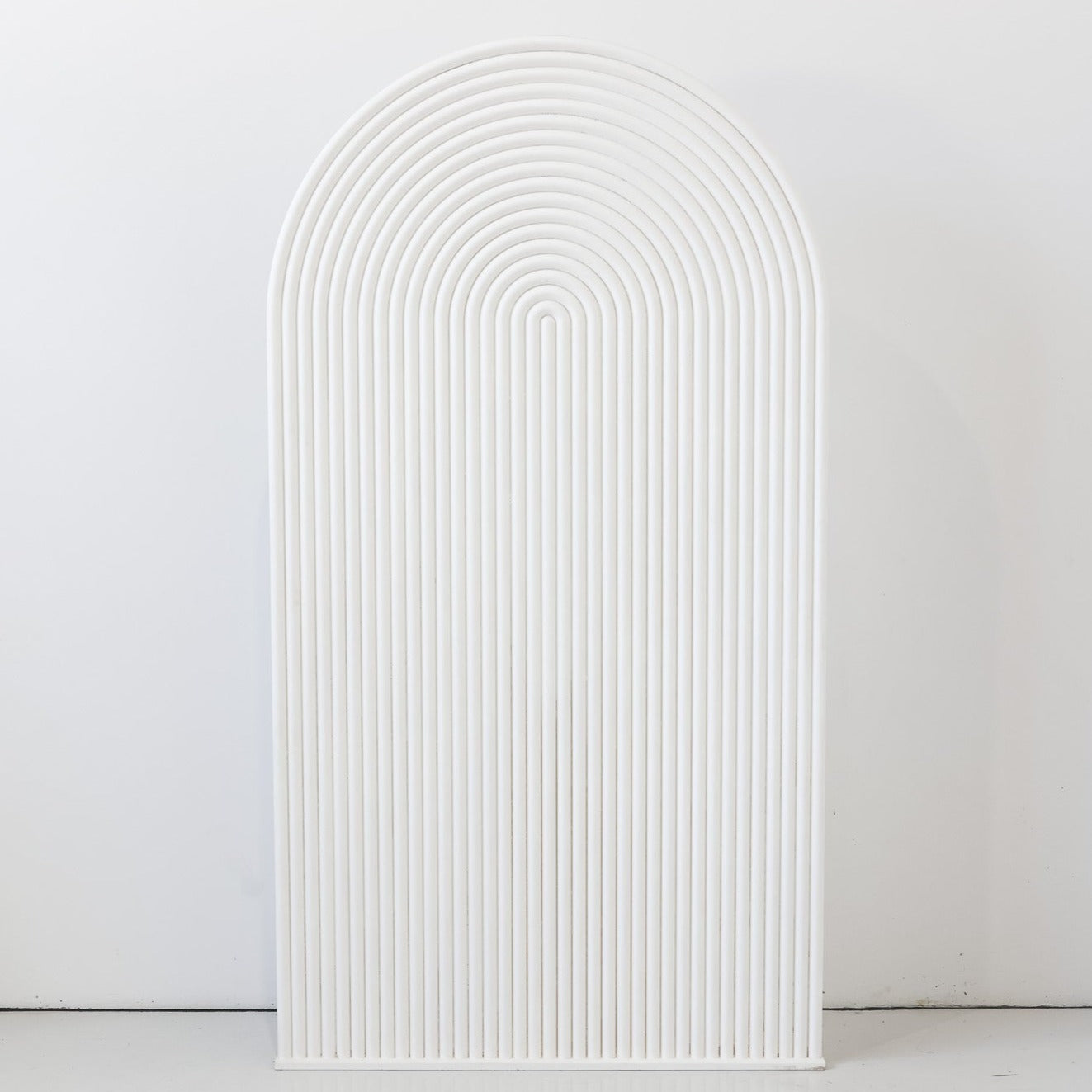 Ripple Backdrop - White – Confetti Social